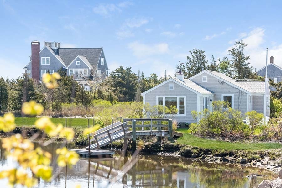 1136 Craigville Beach Rd, Barnstable, MA 02632, Centerville | MLS ...