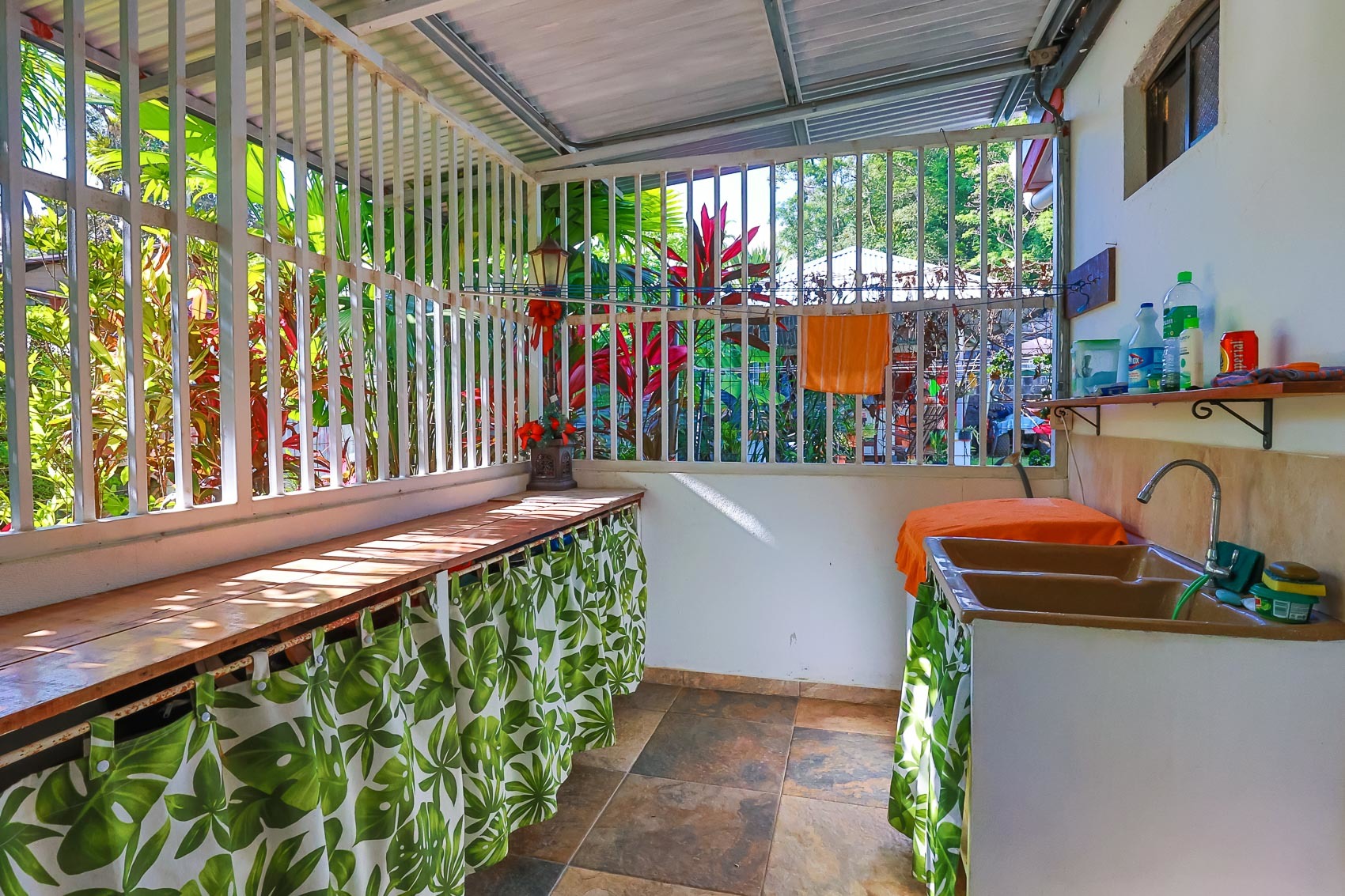 Casa Endora Naranjito, Manuel Antonio, Puntarenas, Puntarenas, Costa ...