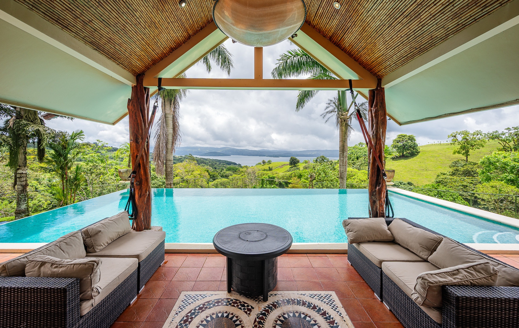 Luxury Lakefront Villa, Tronadora, Lake Arenal, Tronadora, Tilaran ...