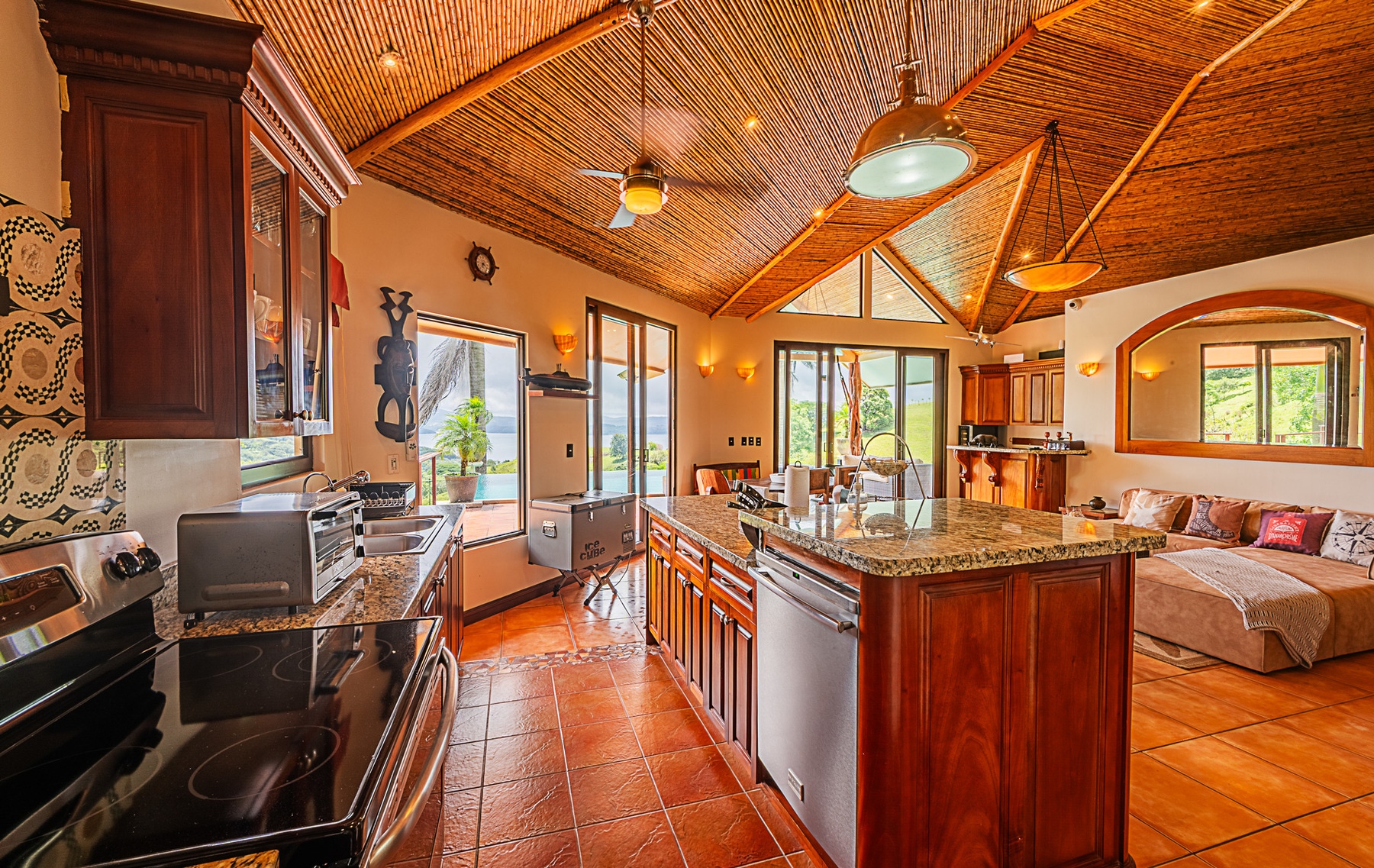 Luxury Lakefront Villa, Tronadora, Lake Arenal, Tronadora, Tilaran ...